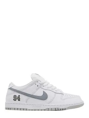 Nike Supreme X Dunk Low Sb Sneakers - White