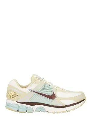 Nike Zoom Vomero 5 SE Sneakers Team Gold  Fauna Brown  Pale Ivory  & Se