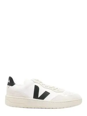 VEJA Logo-patch Sneakers - White