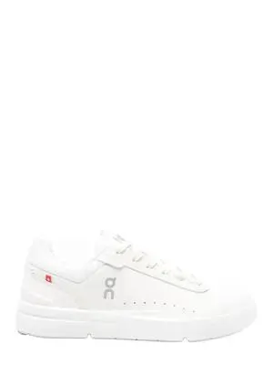 On The Roger Advantage Sneakers - White