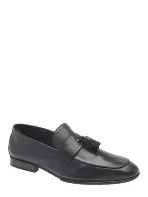 Steve Madden Biscayne Tassel Loafer - Black