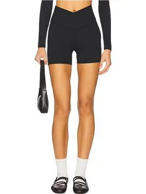 WELLBEING + BEINGWELL Flowwell Callista Crossover 4 Inch Short - Black