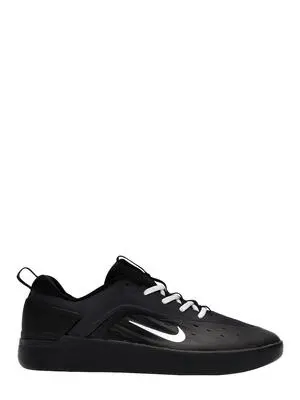Nike Zoom Nyjah Sneakers - Black/white