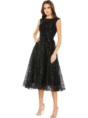 Mac Duggal Sequined Fit And Flare Dress With Cap Sleeves - Black