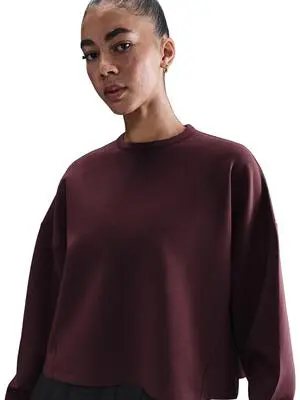 Nike 24.7 Impossiblysoft Dri-fit Oversized Crew-neck Top - Red