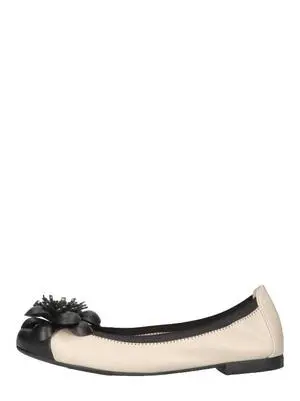 Pretty Ballerinas Flower Leather Ballet Flats - Ivory