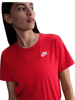 Nike Sportswear Club Essentials T-shirt - Red