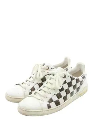 LOUIS VUITTON 2019 Front Row Sneakers - White