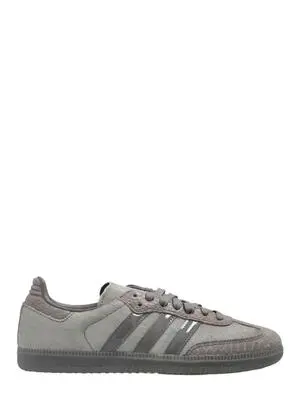 Adidas Stripe Detail Sneakers - Grey