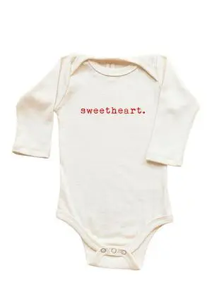 TENTH & PINE Sweetheart Organic Baby Bodysuit - Natural Red Lettering
