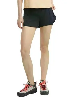 PEAK PERFORMANCE Logo-print Shorts - Black