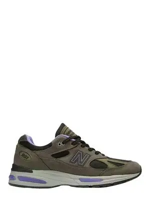 NEW BALANCE U991v2 GP2 Iconic Logo Sneakers