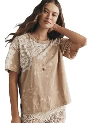 PILCRO Doily Boyfriend T-shirt Top - Camel