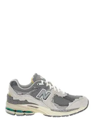 NEW BALANCE Protected M2002 Sneakers - Grey
