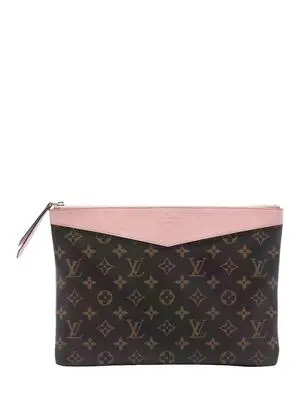 LOUIS VUITTON 2018 Monogram Daily Pouch - Brown