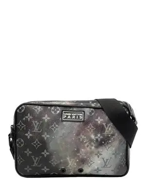 LOUIS VUITTON 2018 Monogram Galaxy Alpha Messenger Bag - Black