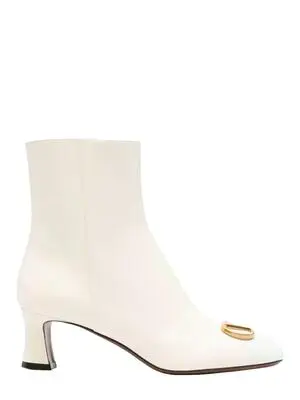 Valentino Garavani Logo-plaque Boots - Neutrals