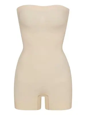 SKIMS Seamless Sculpt Strapless Shortie Body - Cream