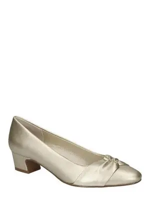 EASY WORKS BY EASY STREET Lyanna Pump - Champagne