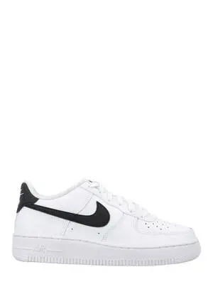 Nike Low Top Sneakers - White