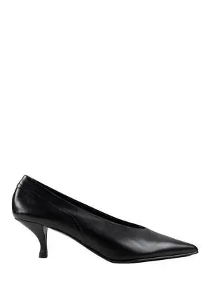 CHUCKIES Pointed-toe Leather Pumps