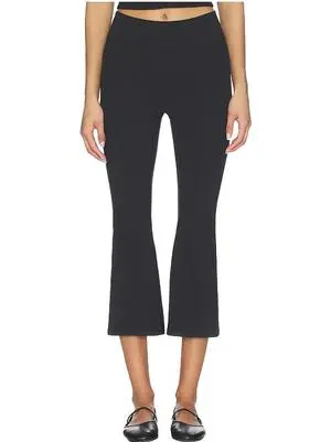 437 The Perfect Capri Pants - Black