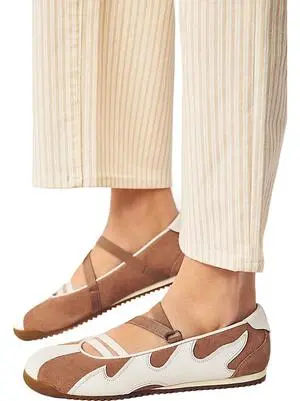 BIBI LOU Gamin Fierce Ballet Flats - Beige
