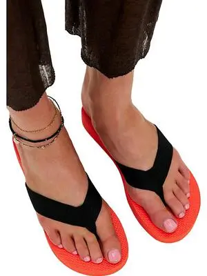 FP VEGAN COLLECTION Interlude Thong Sandals Black/red Combo