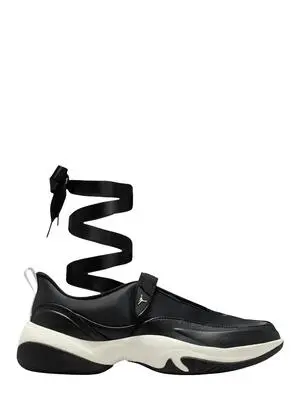 JORDAN Wmns Pointe Sneakers - Black