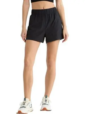 Beyond Yoga Stretch Easy Shorts True Black