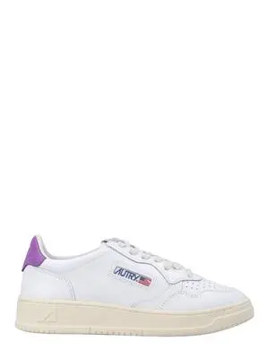 AUTRY Medalist Leather Low Top Sneakers - White/dewberry
