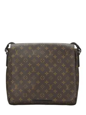 LOUIS VUITTON Louis Vuitton Monogram Macassar District MM