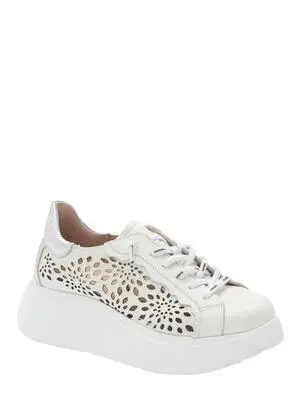WONDERS Laser Cutout Platform Sneakers - Off White/plata