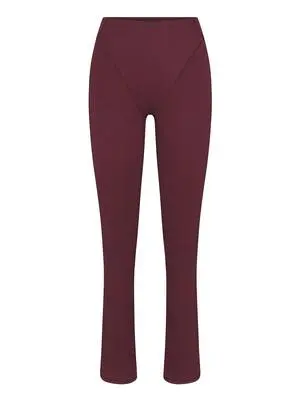 NIKESKIMS Matte High-waisted V-panel Straight Leggings 'currant - Red