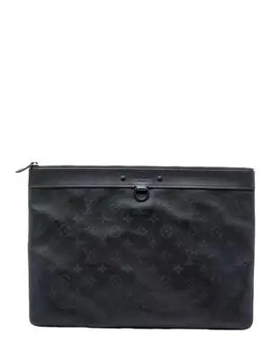 LOUIS VUITTON Monogram Shadow Discovery Pochette Clutch Bag - Black