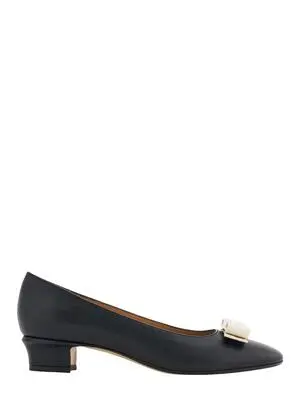 FERRAGAMO Vara Leather Pumps - Black
