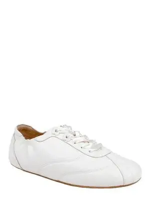 Badgley Mischka Wilmott Low Top Sneaker White Leather