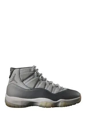 JORDAN 11 Retro - Grey