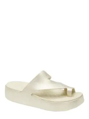 CROCS Getaway Toe Loop Platform Sandal - Champagne Metallic