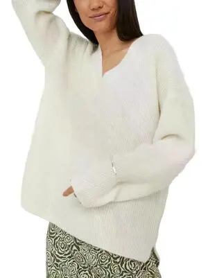 GESTUZ V-Neck Long-Sleeve Sweater