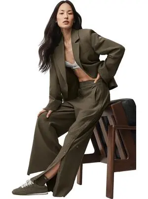Alo Yoga Mid-rise Cosmopolitan Snap Pants - Olive Tree