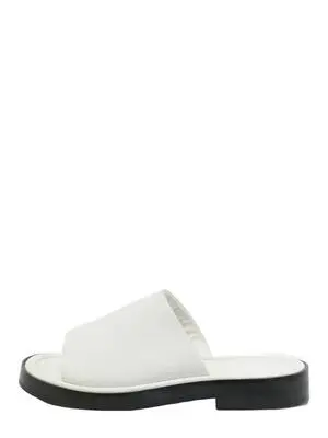 FERRAGAMO Giunone Leather Flat Sandals - White