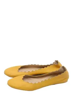 Chloé Round Toe Ballet Flats With Scalloped Trim - Yellow