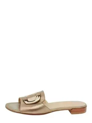 STUART WEITZMAN Metallic Slides With Gold-tone Buckle Detail - Neutrals