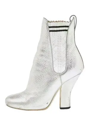Fendi 105mm Metallic-leather Ankle Boots With Ribbed Sock Detail - Silver