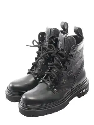 LOUIS VUITTON 2022 Ranger Monogram Leather Boots - Black
