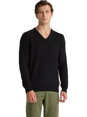 Quince Mongolian Cashmere V-neck Sweater - Black