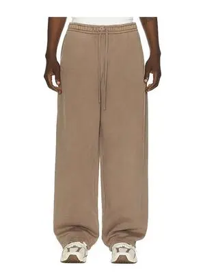 SKIMS Heavyweight Fleece Straight Leg Pant In Taupe - Truffle