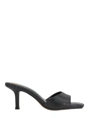 VINCE CAMUTO Emmla Mule