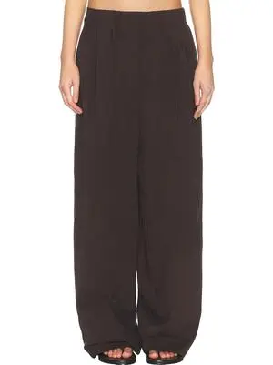 ST. AGNI Relaxed Pleat Pant Bark